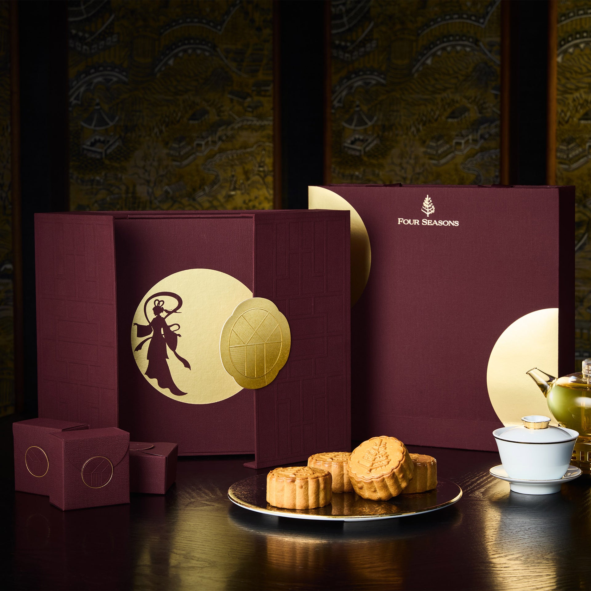 Mooncake Boxes – Four Seasons Hotel Bangkok at Chao Phraya River